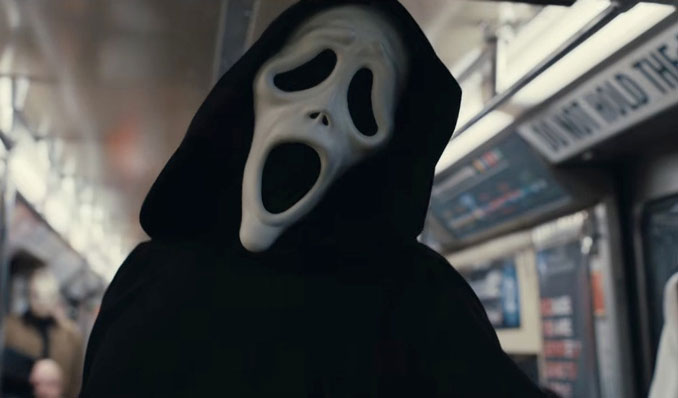 Scary Movie 6 : Ghostface revient, les rires beaucoup moins - Top Comics